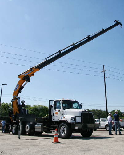 Austin Energy: State-of-the-art Mobile Crane Will Help Line Crews in ...